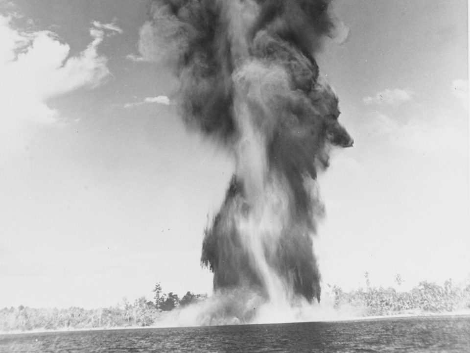 Blasting the Way to the Beachhead: US Navy Underwater Demolition Teams ...