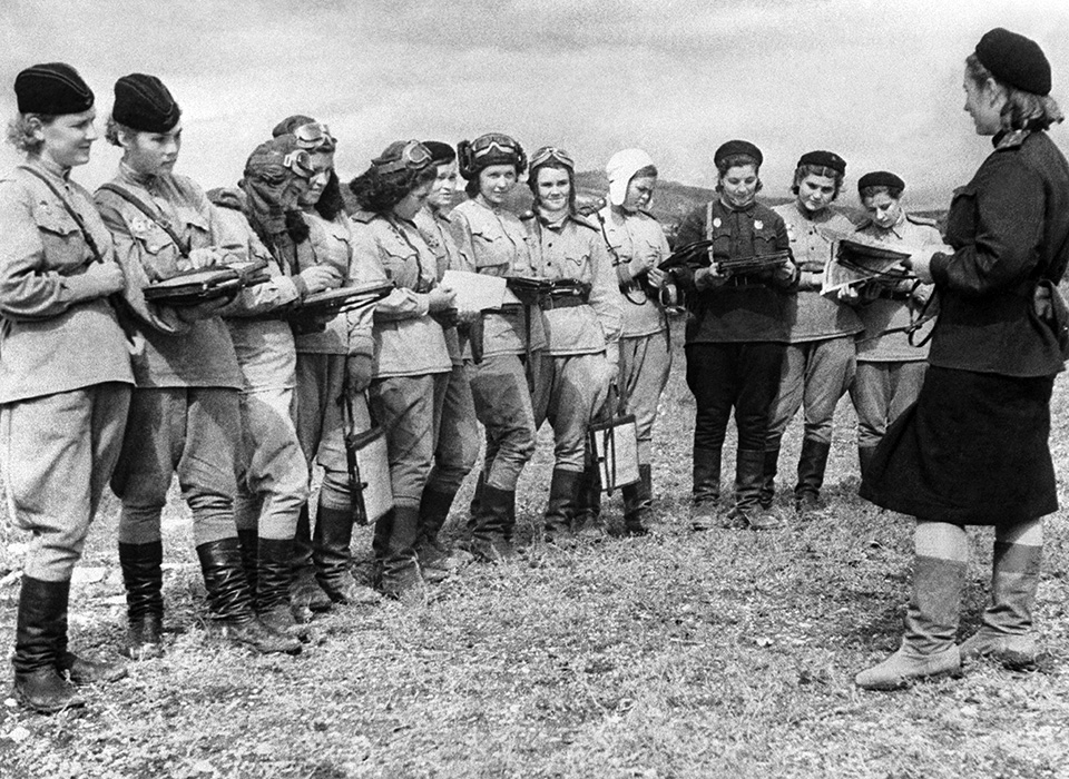 Night Witches: The Soviet Women Pilots Who Terrified Nazi Soldiers ...