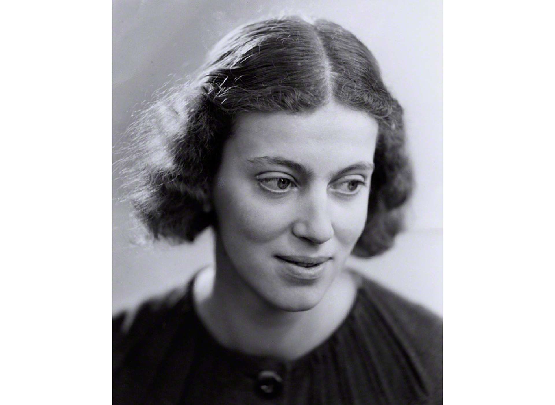 Dorothy Crowfoot Hodgkin: Captured by Crystals | The National WWII ...